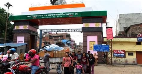 India Nepal Border ट्यूब से नेपाल जा रहा युवक गिरफ्तार