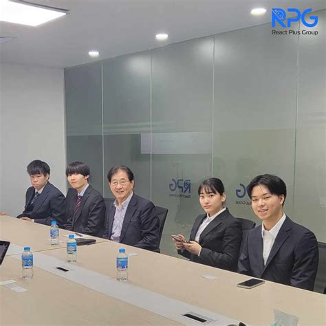 Các Sinh Viên Nhật Bản đến React Plus Group Tuyển Dụng