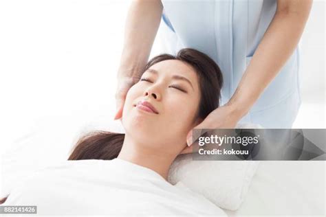 Nurse Massage Photos And Premium High Res Pictures Getty Images