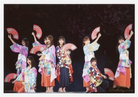 駿河屋 No163 ： 集合8人ライブフォト・横型・全身・衣装白・黒・赤・青・ピンク・2人しゃがみ・右手扇子choose 5