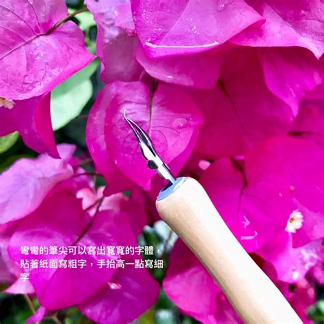 有筆x鋼筆工作室 混墨必備沾水筆 沾水筆除了一般書寫外 因為有快速清潔調色的優點，廣泛被用來製作墨水色卡，跟用來寫混墨的筆工具（混墨的