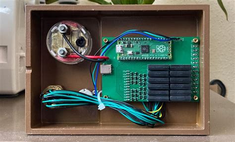 Retro Pico Powered Incandescent Lamp Raspberry Pi