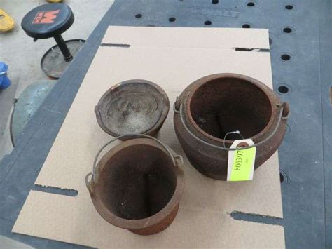 Cast Iron Lead Pots Lambrecht Auction Inc