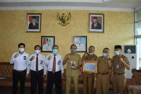 Pemkab Batanghari Terima Penghargaan Dari Menteri Keuangan RI