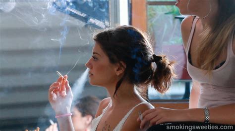 Saray Smoking Friends Smokingsweeties