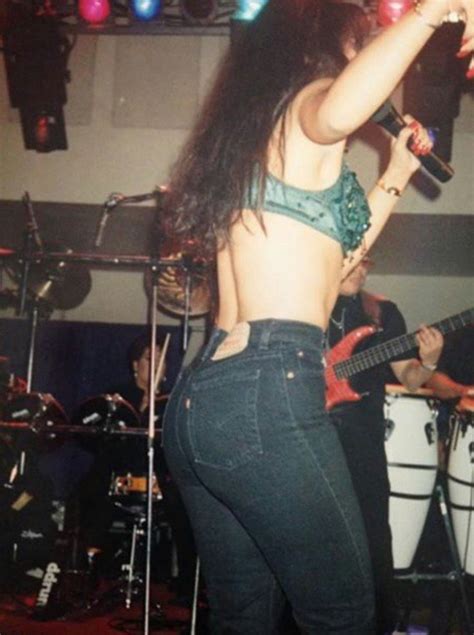 Pin By Janahya On Beautiful Selena Selena Quintanilla Selena Selena Quintanilla Outfits
