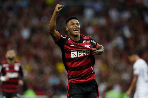 Matheus França Ganha Confiança No Flamengo E Se Destaca Com As