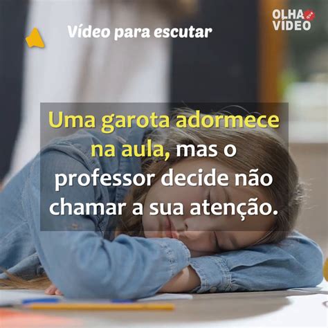 Uma Aluna Dorme Na Sala De Aula Um Professor Está Explicando A Lição