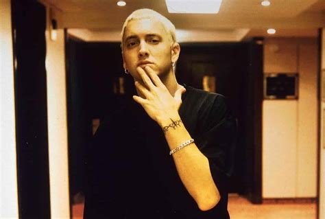 Eminem Une Nécrologie Publiée Dans Un Journal De Detroit Annonce La