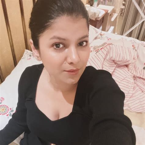 Varsha Kadam Realtorvarsha • Threads Say More