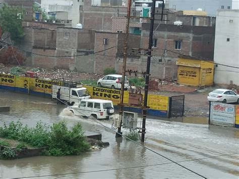 Indore News इंदौर नगर निगम की लापरवाही पड़ रही रहवासियों को भारी इस