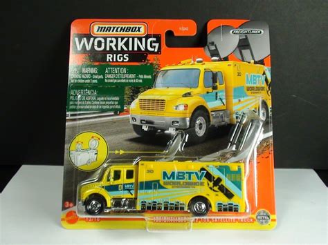 Matchbox Working Rigs Freightliner M2 106 Satellite Truck Mbtv