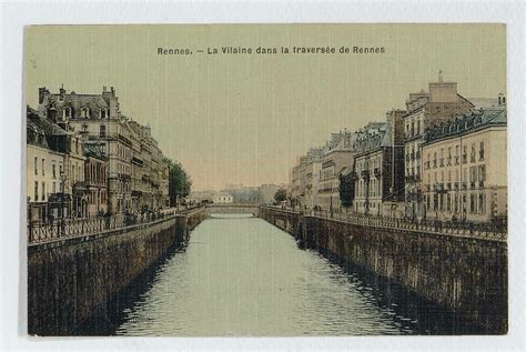 Rennes Vue en couleurs de la Vilaine dans la traversée de Rennes