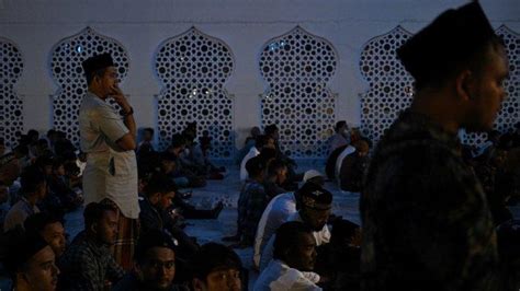 Sholat Tahajud Dilakukan Jam Berapa Waktu Terbaiknya Simak Kebiasaan