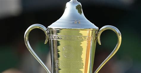 [mhn포토] 챔피언 유현조를 기다리는 Kb금융 우승컵