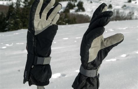 Snowboarding Gloves Guide All You Need To Know My Pro Scooter