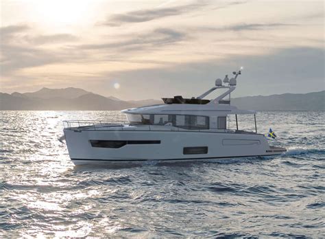 Nimbus Impresses At Düsseldorf New 495 Flybridge And W11 Nautic Luis