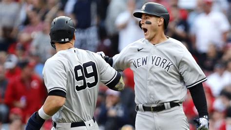 Aaron Judge Yankees Heating And Healing Up Yardbarker