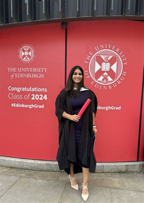 Im Thrilled To Announce That Ive Graduated With A First Class In Ma Hons Business With