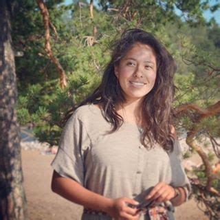 Learn online with Dalisa C. on Tutor.id | Schedule a lesson here