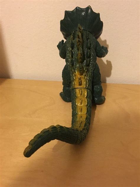 Alien Kaiju Monster Jirass Ultraseven Ultraman Figure Bandai Godzilla