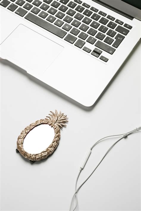 Images De Mockup Ordinateur Bureau Microphone Téléchargement Gratuit