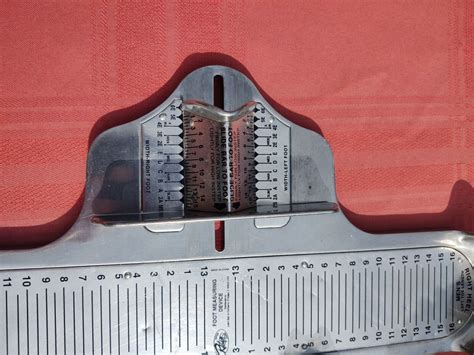 Vintage Ralyn Foot Measuring Devise Chicagoil Gem