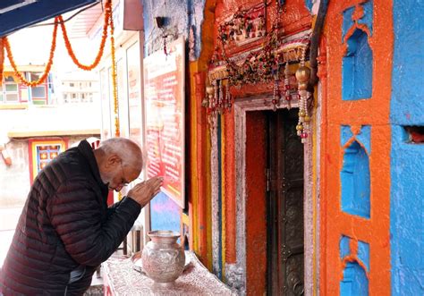 Pm Narendra Modi Visits Kedarnath Badrinath Offer Prayers Launches