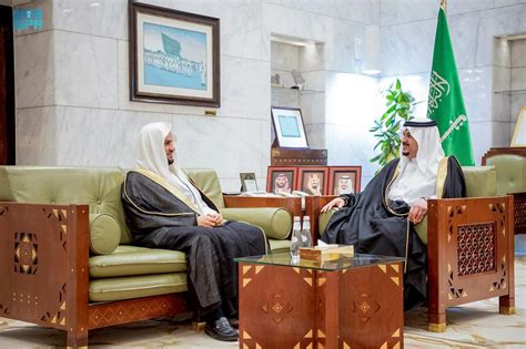 عام سمو نائب أمير الرياض يستقبل مدير عام فرع وزارة الشؤون الإسلامية