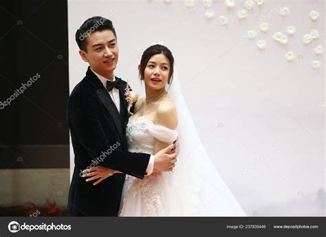 Actriz Taiwanesa Michelle Chen Derecha Actor Chino Chen Xiao Asisten — Foto Editorial De Stock