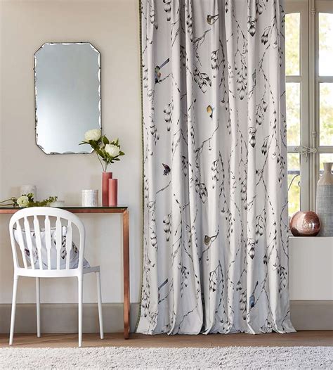 Шторы в гостиную в современном стиле: фото