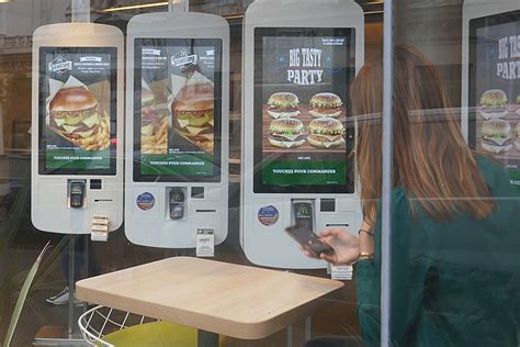 Mcdonalds Bâtit Ses Propres Interfaces Vocales La Revue Du Digital