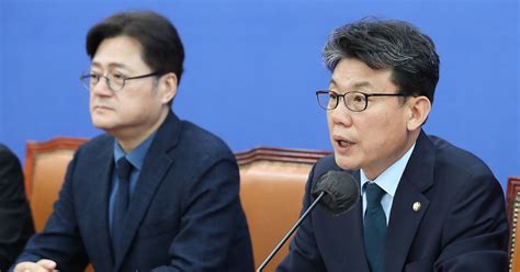 발언하는 진성준 정책위의장