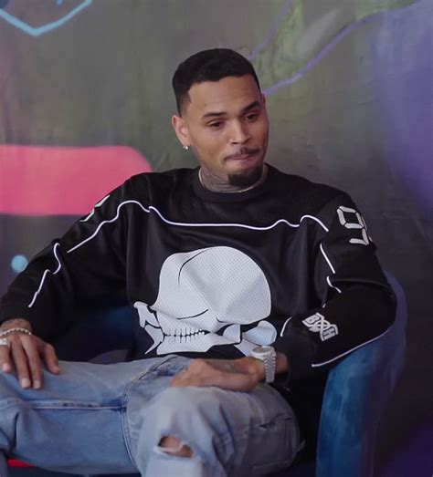 Chris Brown Seemed To Get Excited By His Backup Dancer Now His Bulge Is Going Viral Bored Panda