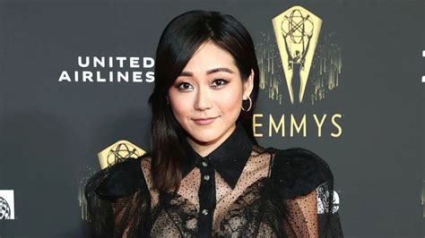 黑袍纠察队女演员被陌生男子突然袭击 财经头条