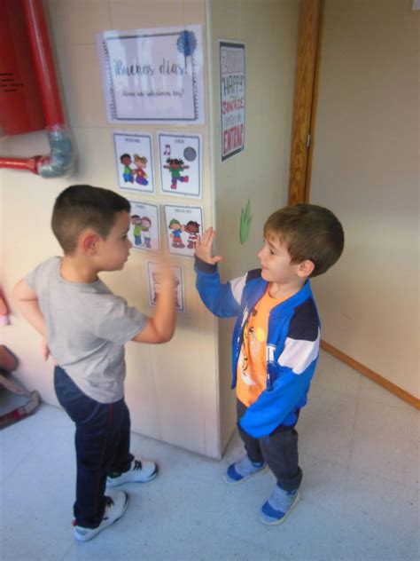 APRENDER EN MI AULA ES DIVERTIDO NUESTROS SALUDOS MATUTINOS