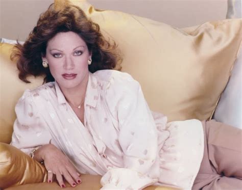 Pamela Hensley One Of The Sexiest Women In Hollywood In The 1970s And Mid 80s Vintage News Daily