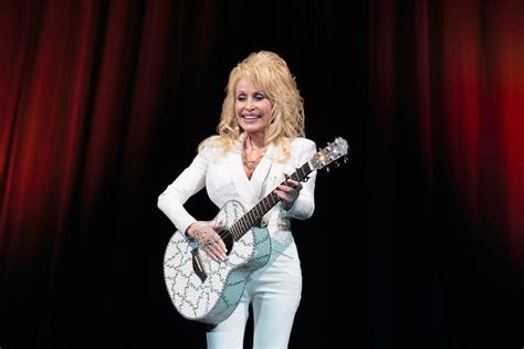 Dolly Parton Jolene Google Search Dolly Parton Dolly Parton Jolene Rock And Roll