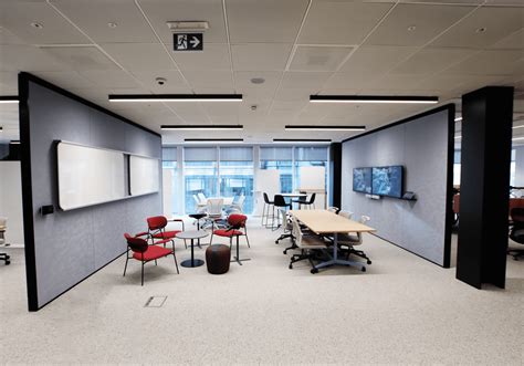 Technology Company High Performance Adaptable Meeting Rooms