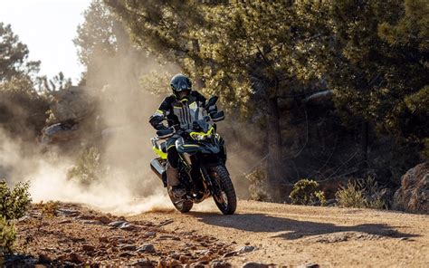Motorrad Vergleich Benelli Trk 702 2024 Vs Benelli Trk 702 X 2024