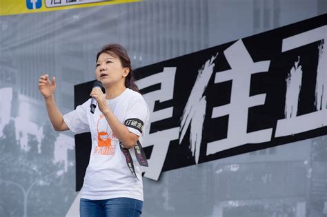 居住正義改革聯盟 【快訊】 台大城鄉所 黃麗玲副教授 現場短講。