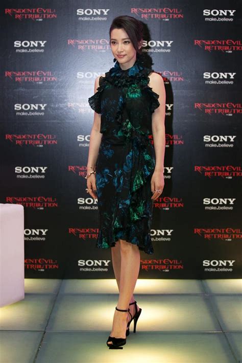 李冰冰gucci改良版禮服現身 每日頭條