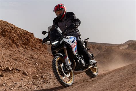 Moto Bmw F 900 Gs 2024 Test A Solidarity Presentation Auto Moto
