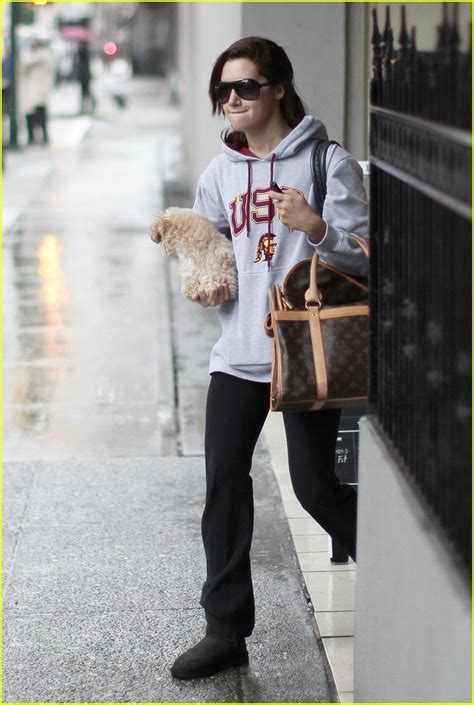 Ashley Tisdale No Cheerleaders At The Superbowl Photo 402953