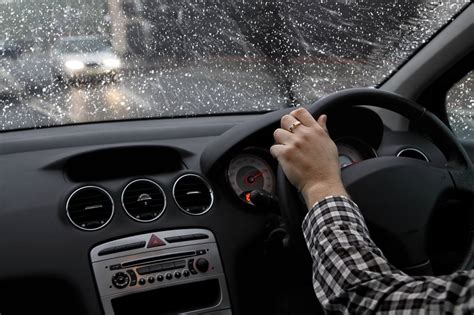 Reasons You Cant Drive Around With A Cracked Windshield
