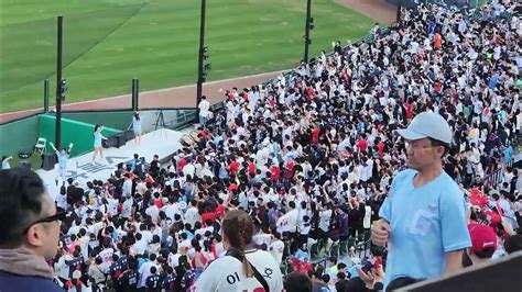 1회3점획득 정훈1차 홈런 순간 롯데자이언츠 사직야구장 ⚾️ Ssg2일차 Youtube