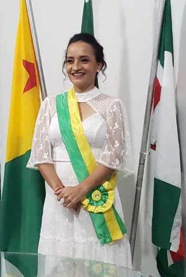 TARAUACÁ Maria Lucinéia toma posse como prefeita de Tarauacá e anucia