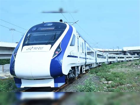 मुंबई मडगाव वंदे भारत एक्सप्रेस पावसाळ्यात ३ तर बिगर पावसाळी हंगामात ६
