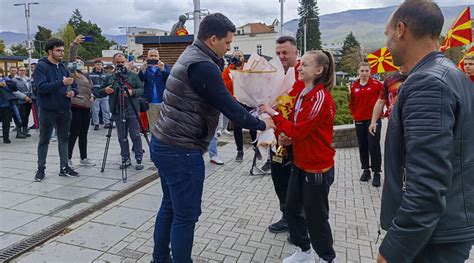 Свечен пречек на Христијана Парулеска која освои златен медал на