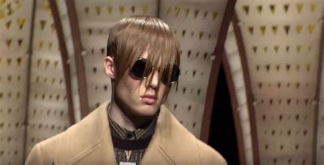 Versace Fall Winter 2017 Menswear Fashion Show Agoodoutfit